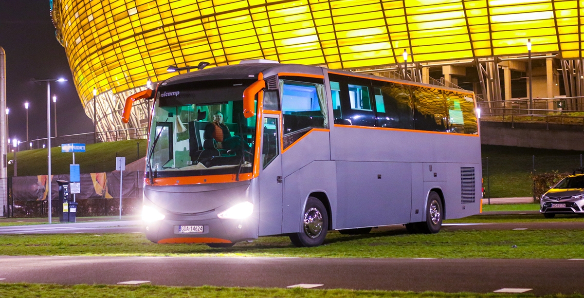 Kiedyś autobus a dziś kamper [VIDEO]