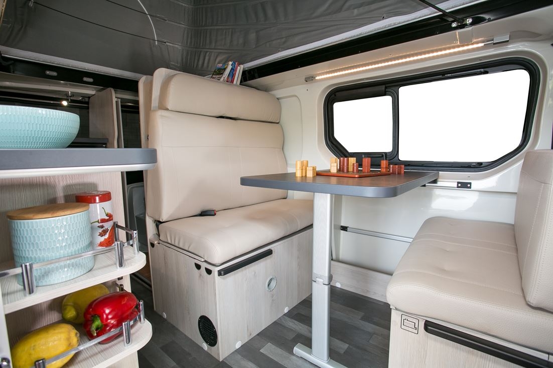 Kamper-bus z toaletą? TAK!