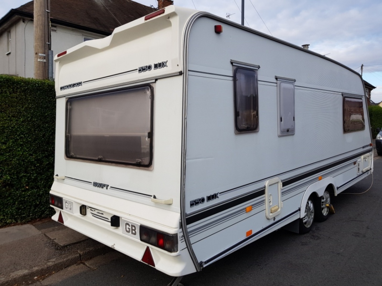 Przyczepa kempingowa SWIFT Conqueror 550 Lux, 5-6 osobowa