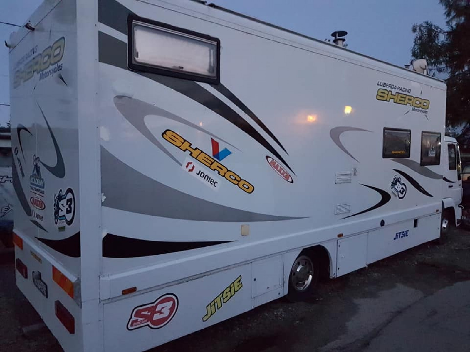 Kamper Man 7-osobowy, 7.5 tony