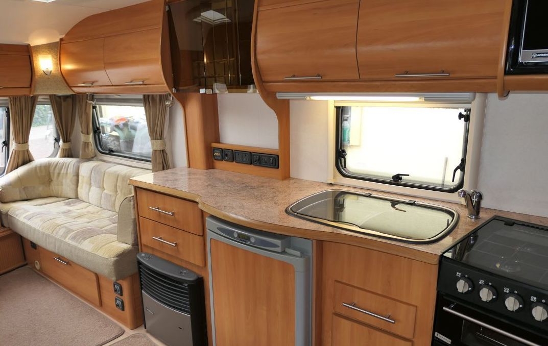 Przyczepa kempingowa Avondale Golden Osprey