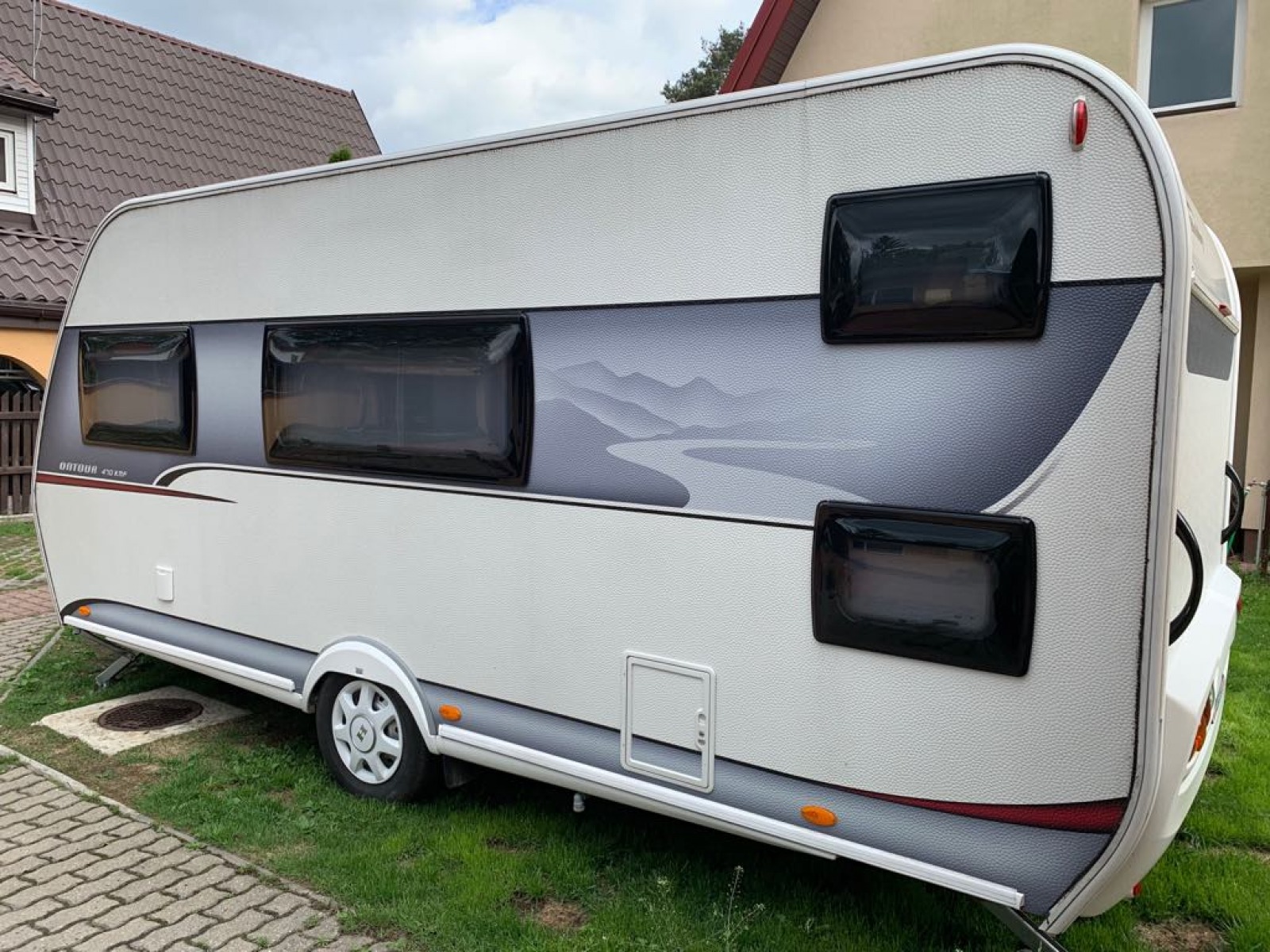 Wynajem przyczepy kempingowej Hobby 470 z klimatyzacją