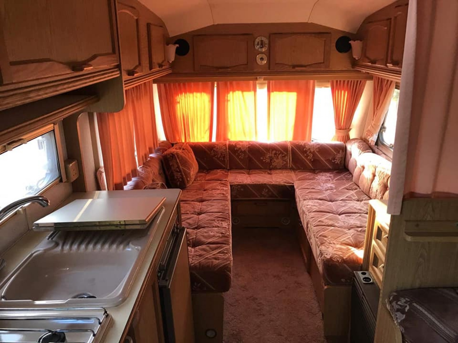 Przyczepa kempingowa marki Vanroyce