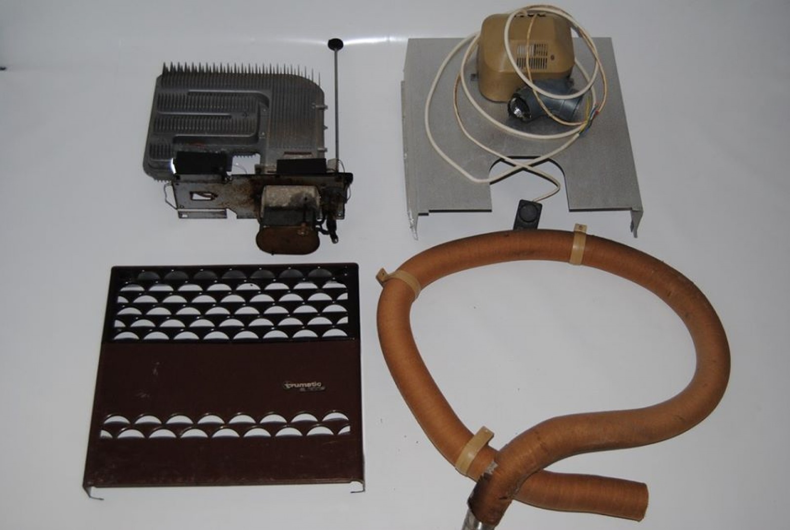 KEMPING SZROT Kompletne ogrzewanie TRUMATIC SL 3002 Sprawne