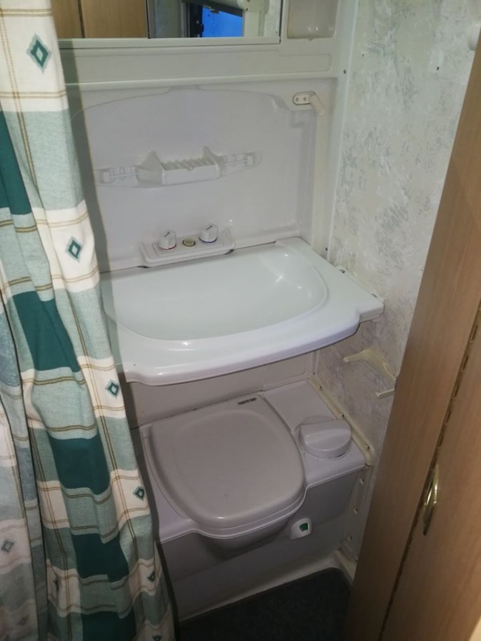 Przyczepa Elddis Tornado XL PLUS motomover, 2000 rok, 5 osobowa