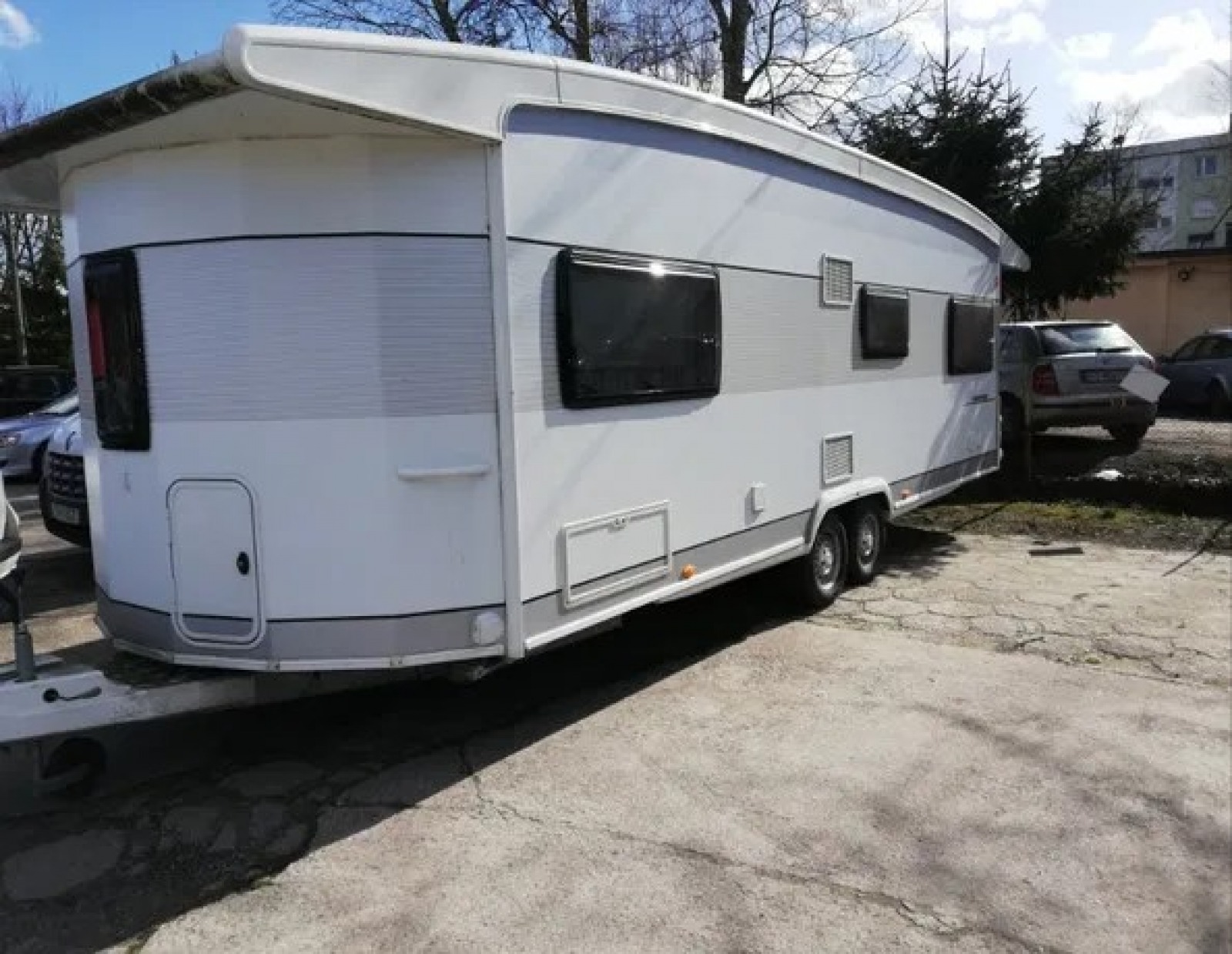 Przyczepa kempingowa hobby landhaus 770 Cfe