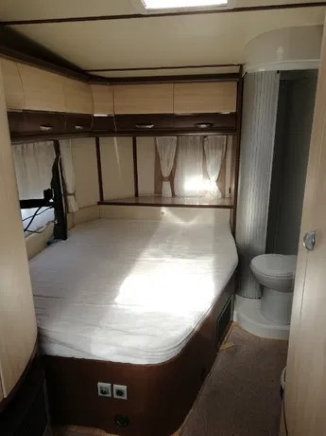 Przyczepa kempingowa hobby landhaus 770 Cfe