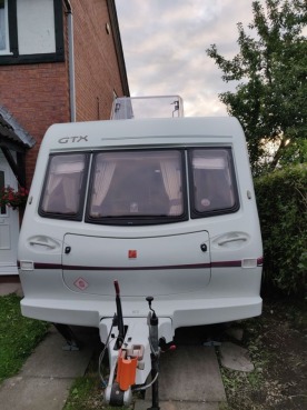 Przyczepa kempingowa 2/3 osobowa Elddis Hurricane GTX z 2000 roku