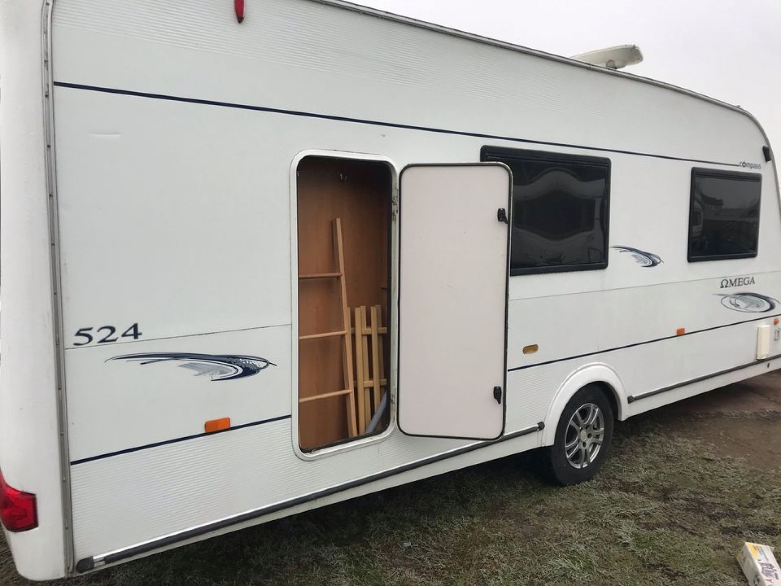 Przyczepa kempingowa Compass Omega 524, 4/5 osobowa, zadbana, sucha