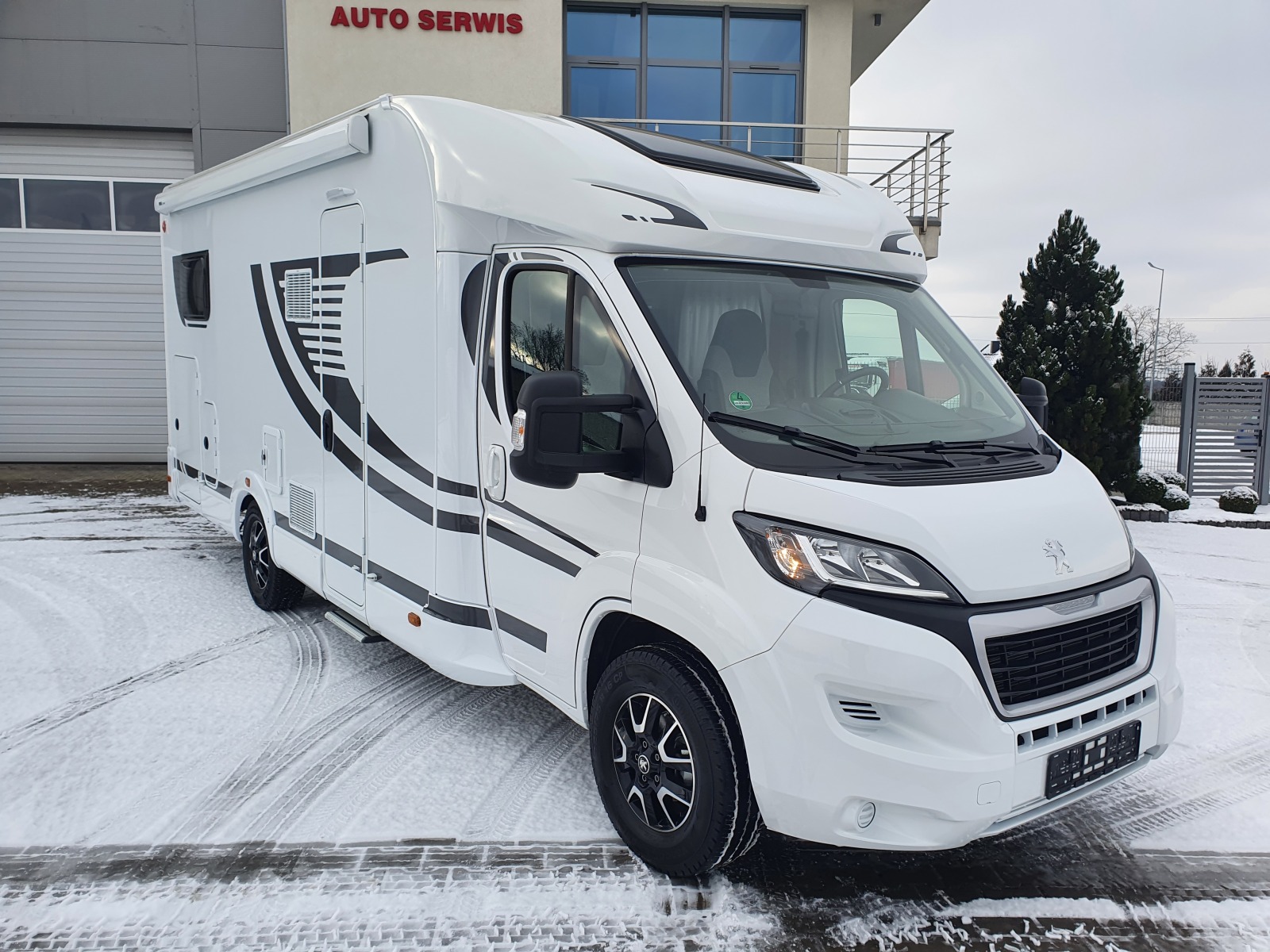 Kamper Knaus 700 EB 2020 wersja zimowa z piekarnikiem i opuszczanym...