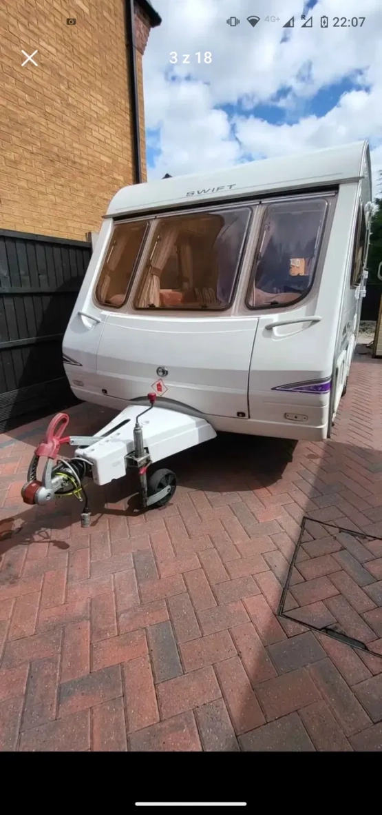 SWIFT Charisma 220
